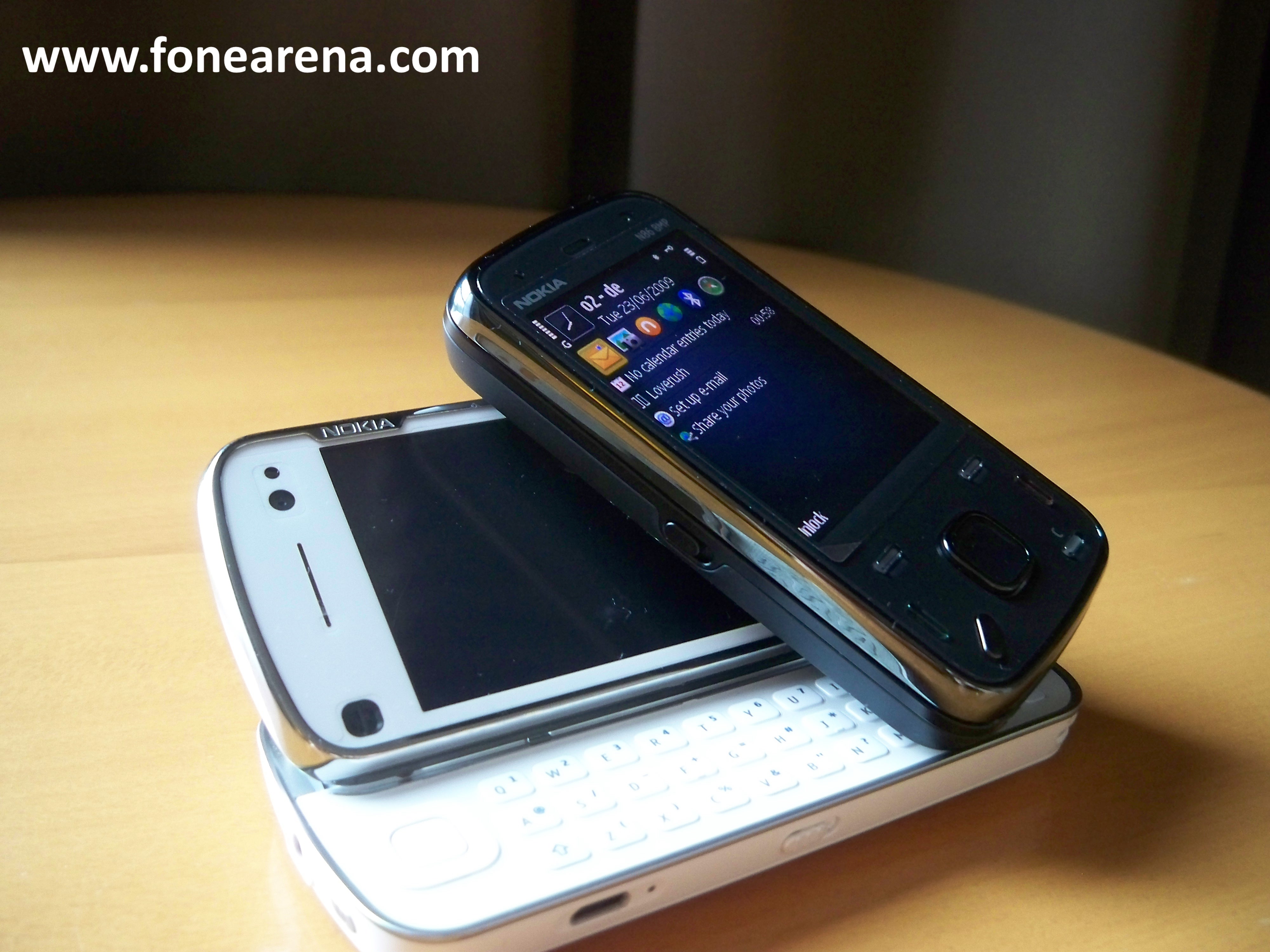 Nokia N97 vs N86 Picture Gallery